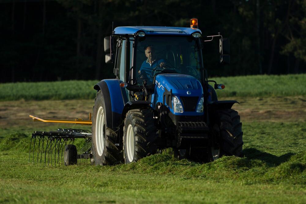 AGROTEC Magyarország | New Holland bemutatta az új T5S traktort is a SIMA-n