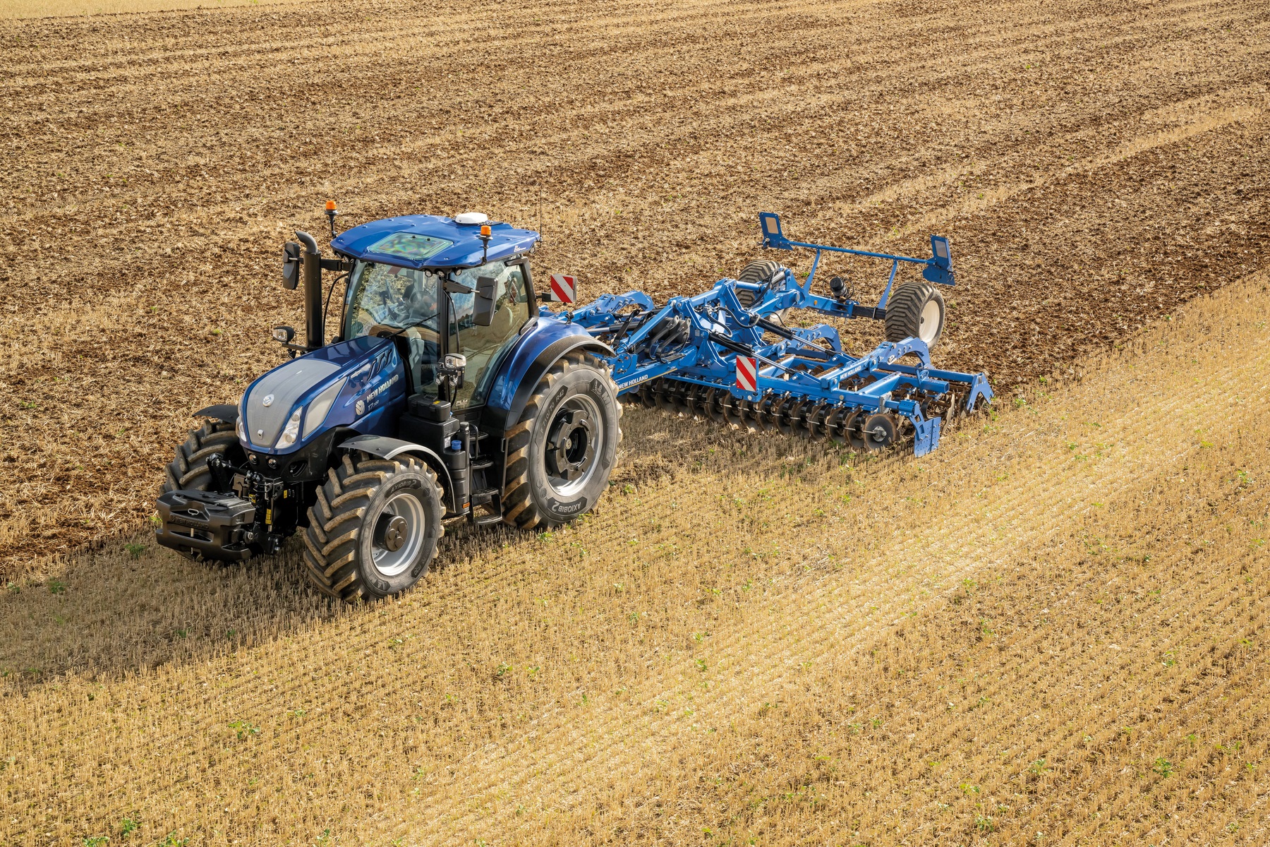 AGROTEC Magyarország | Bővülő 2023-as New Holland T7 “Long Wheel Base ...